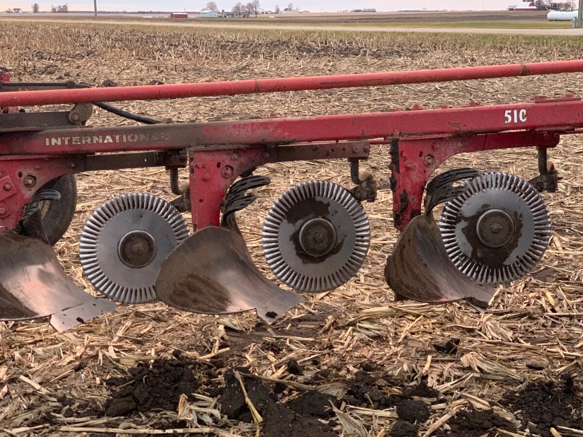 IH 720 plow trip design - Technical IH Talk - Red Power Magazine Community