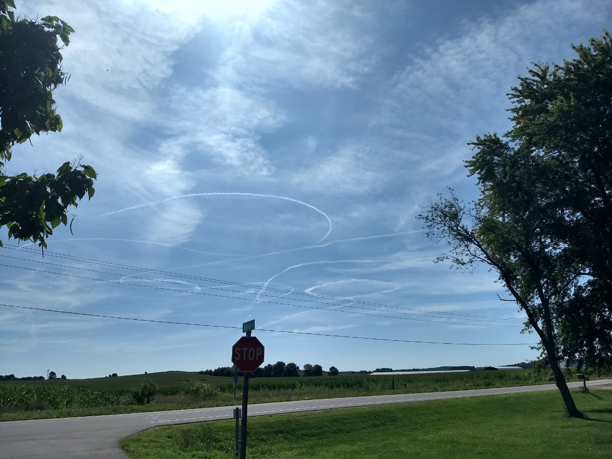 whats up with these jet trails - General Chat - Red Power Magazine ...