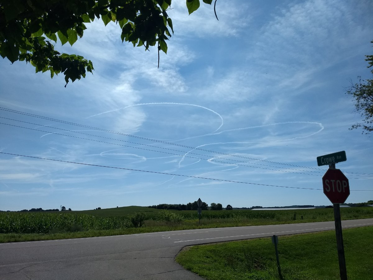 whats up with these jet trails - General Chat - Red Power Magazine ...