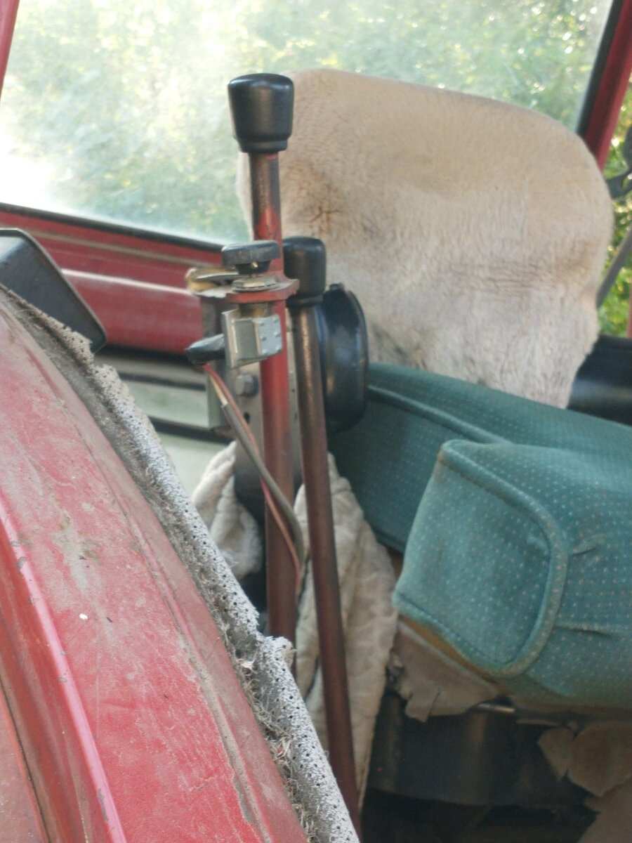 installing Hydraulic Top Link with remote splitter on Case 5250 ...