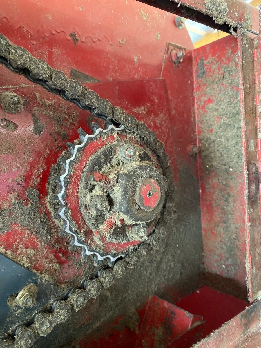 1460 Grain Level Auger/Shaft - Technical IH Talk - Red Power Magazine ...