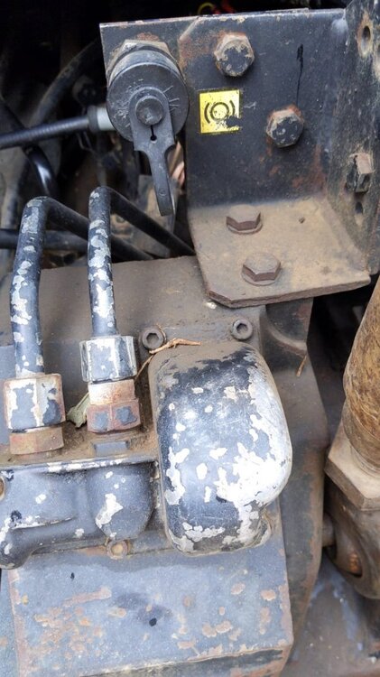 Case 5140 sometimes doesn't move - Technical IH Talk - Red Power ...