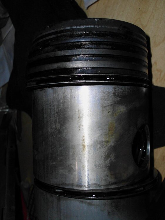 TD6 Pistons ID - Technical IH Talk - Red Power Magazine Community