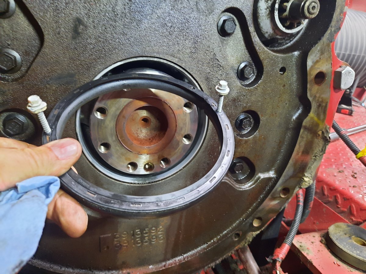 2388 PTO Gearbox sheared key - Technical IH Talk - Red Power Magazine ...