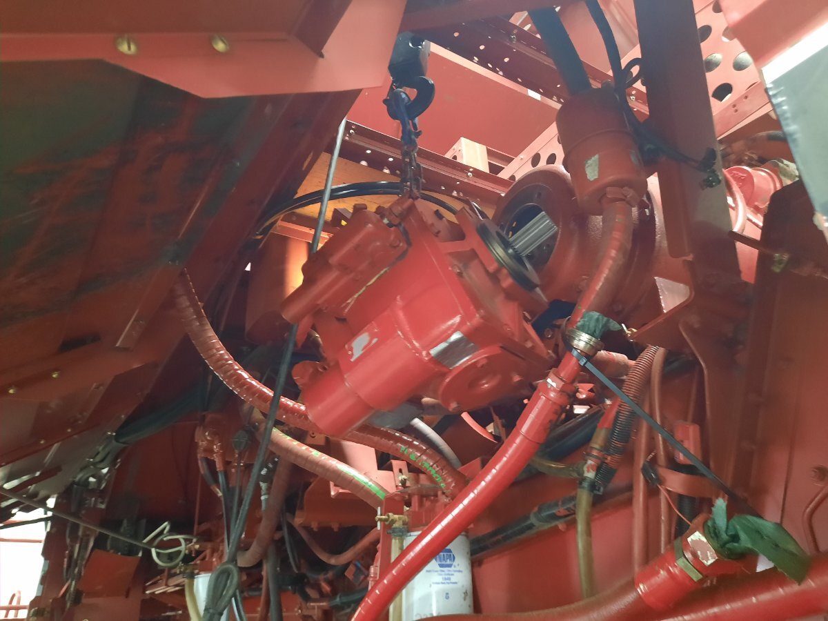 2388 PTO Gearbox sheared key - Technical IH Talk - Red Power Magazine ...