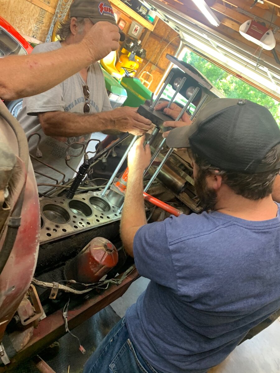 Project Big Red : International 656 Hydro - Projects, Builds ...