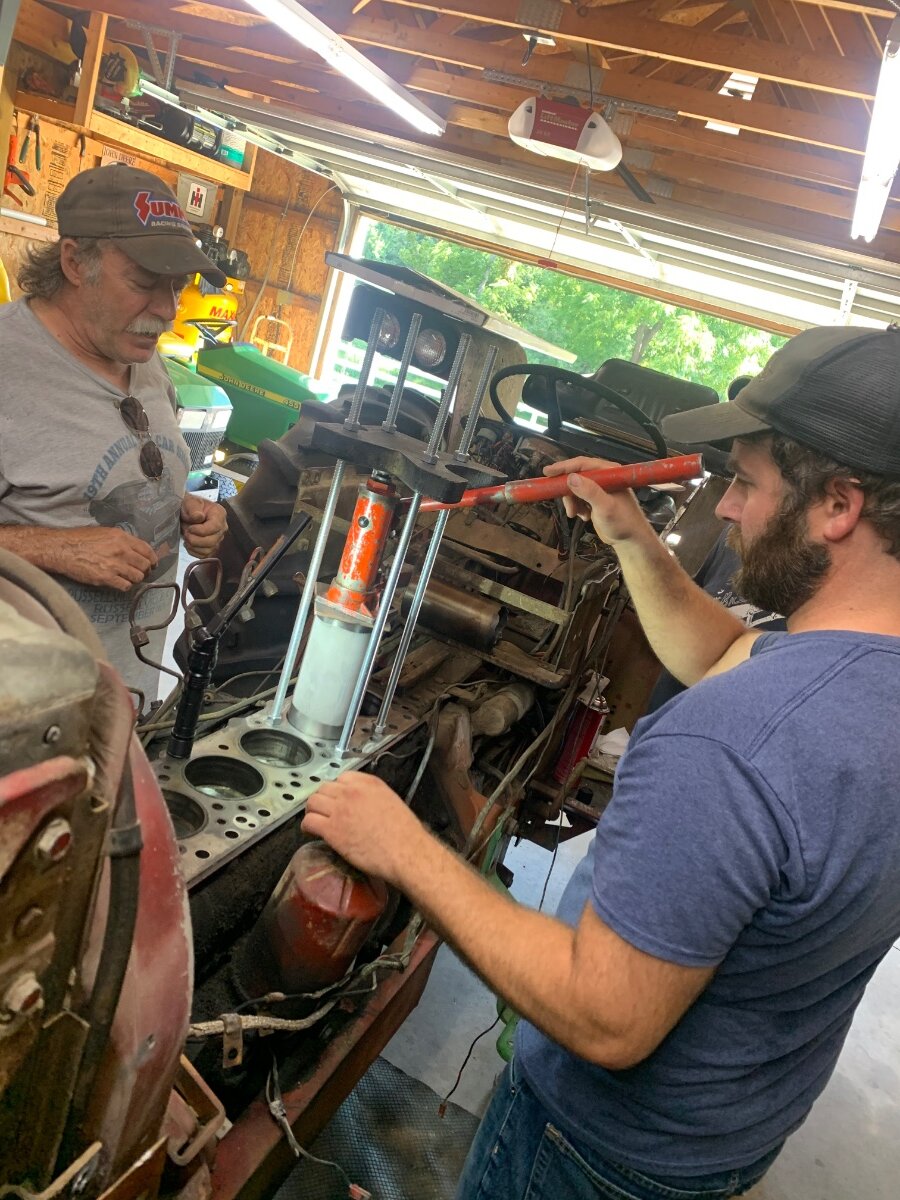 Project Big Red : International 656 Hydro - Projects, Builds ...