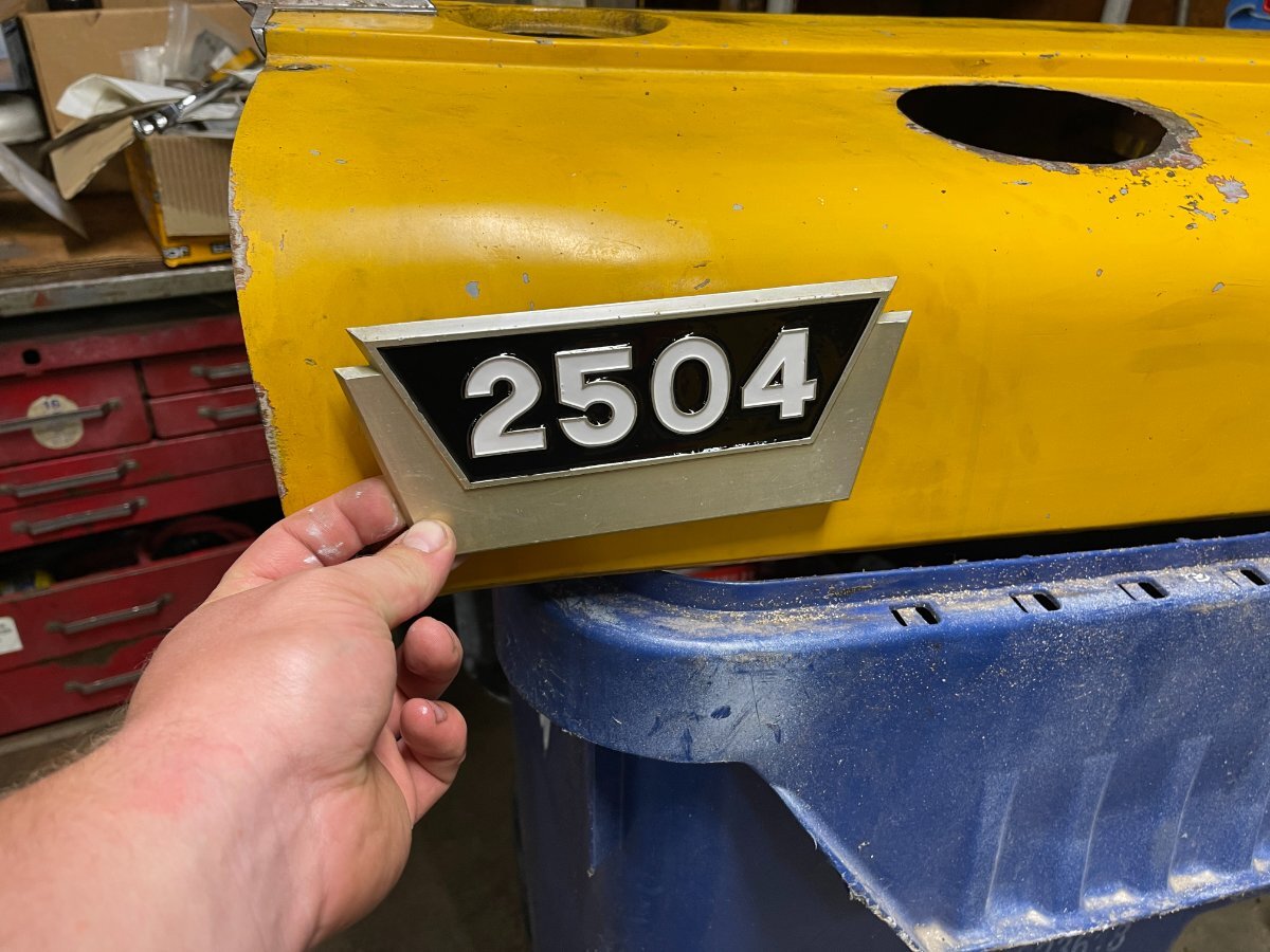 504 utility/2504 Emblem Placement Bulletin - Technical IH Talk - Red ...