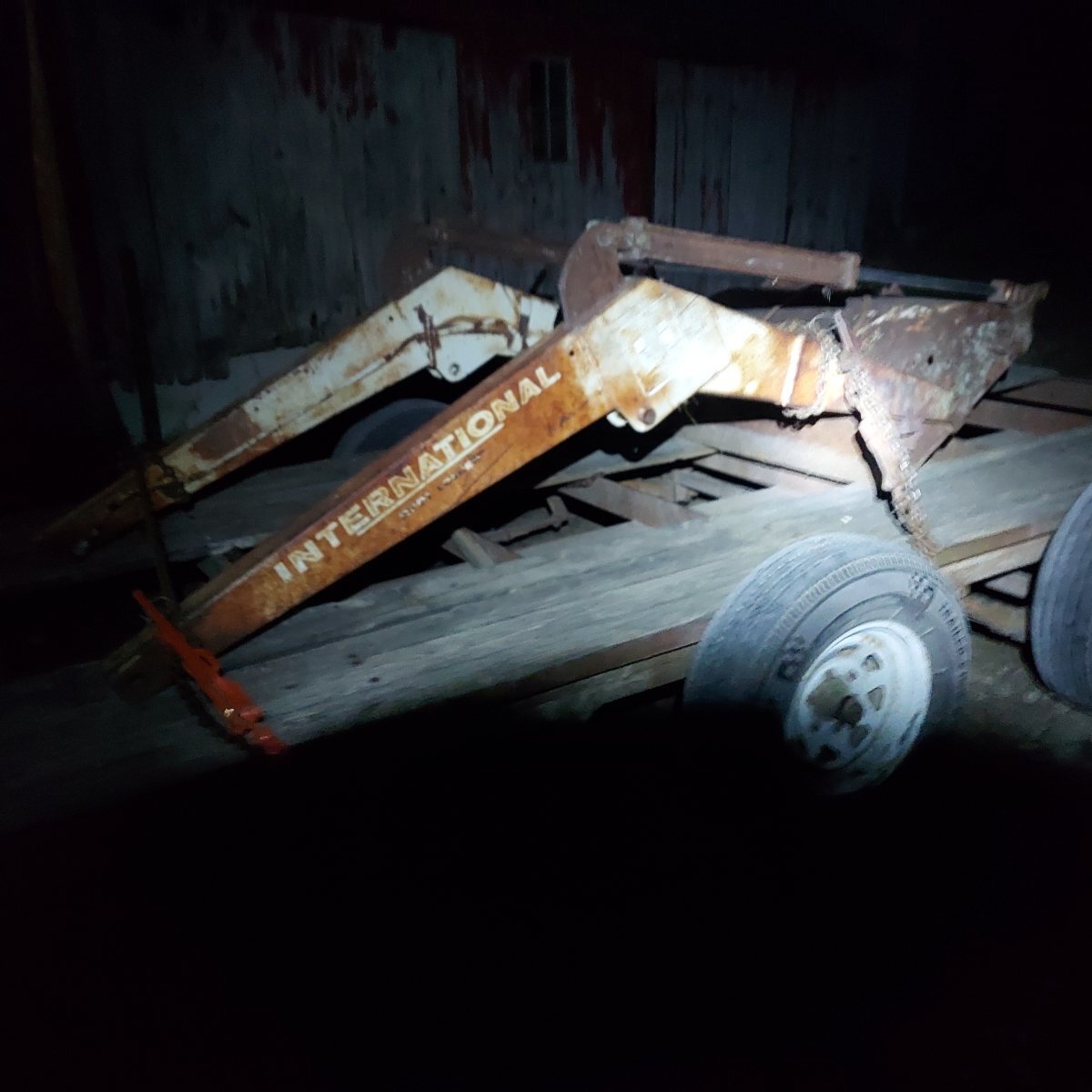 2001 loader onto a 560D - Projects, Builds, & Restorations - Red Power ...