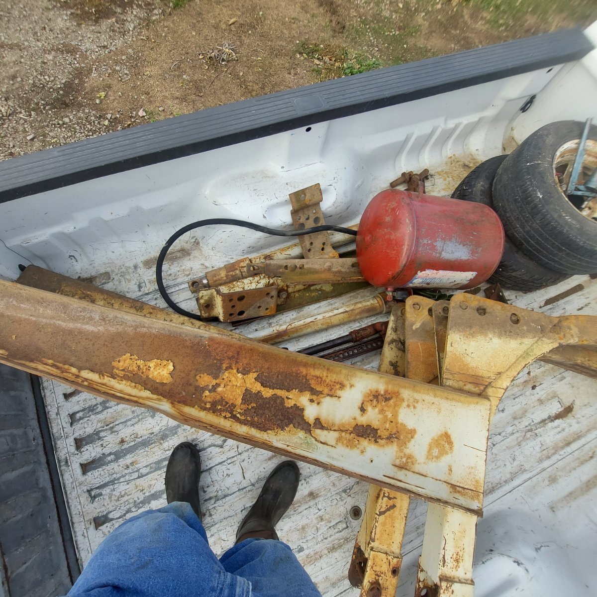 2001 loader onto a 560D - Projects, Builds, & Restorations - Red Power ...