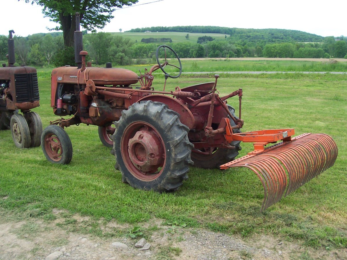 Tractor of the week.Week 50: "100" - General Chat - Red Power Magazine ...