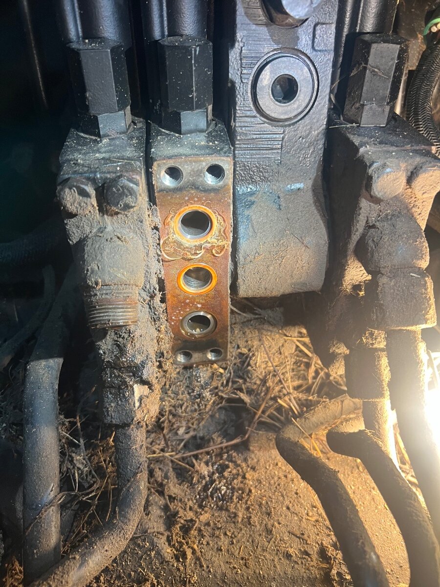 Removing 3 Point Rock Shaft on MX180 - Technical IH Talk - Red Power ...