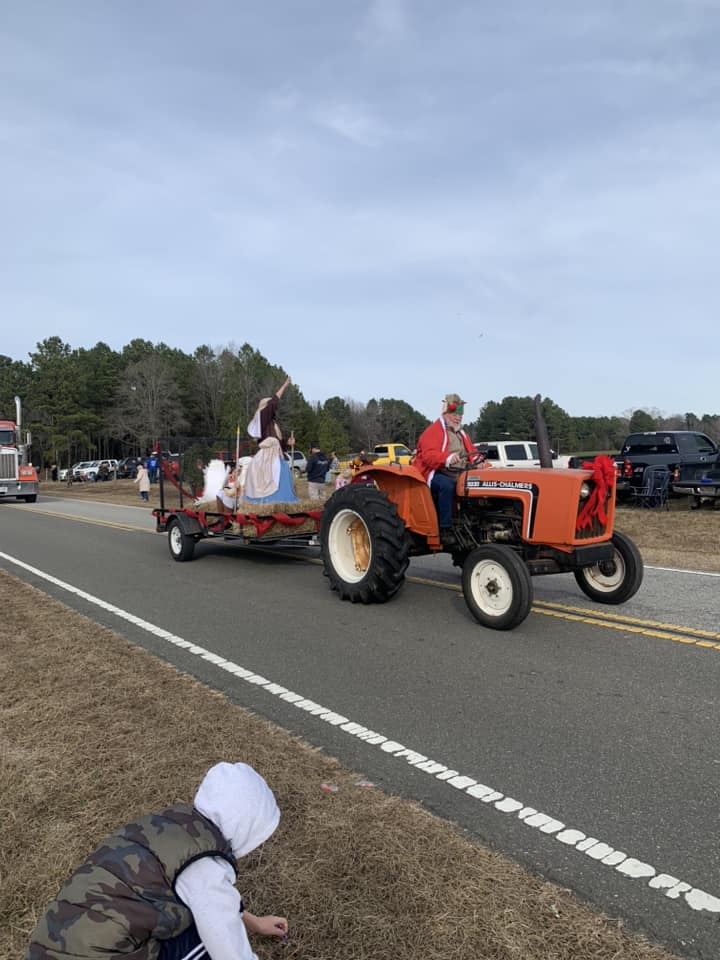 Ag Christmas Parade - General Chat - Red Power Magazine Community