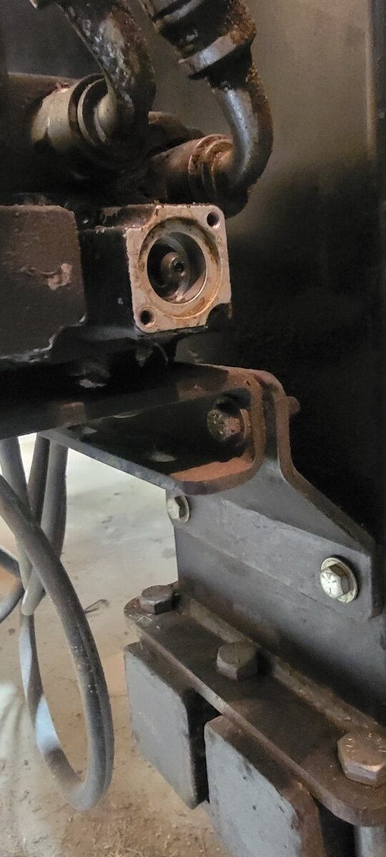 Mid mount loader valve - Technical IH Talk - Red Power Magazine Community