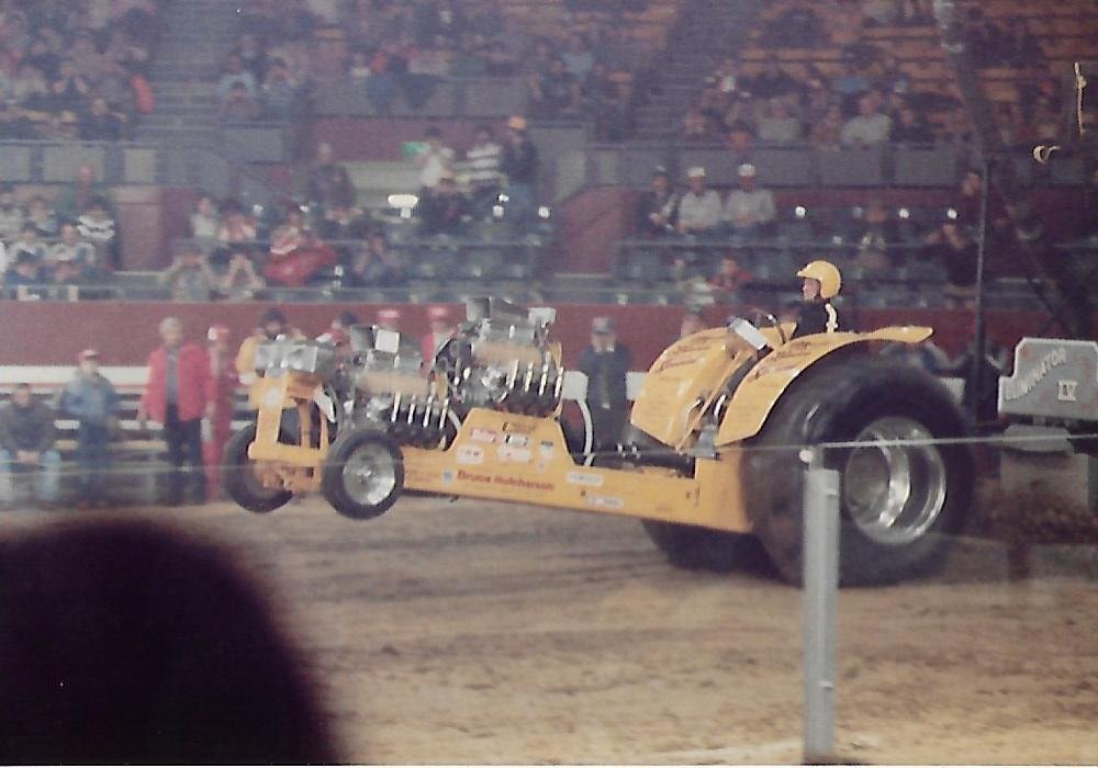 Unlimited modified Pulling tractors - General Chat - Red Power Magazine ...