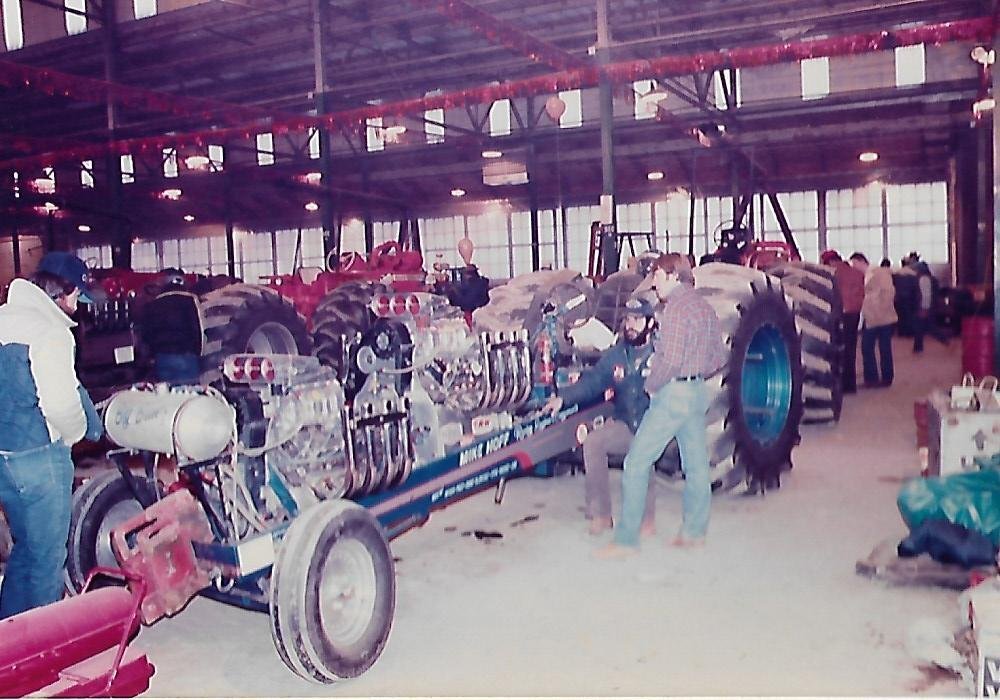 Unlimited modified Pulling tractors - General Chat - Red Power Magazine ...