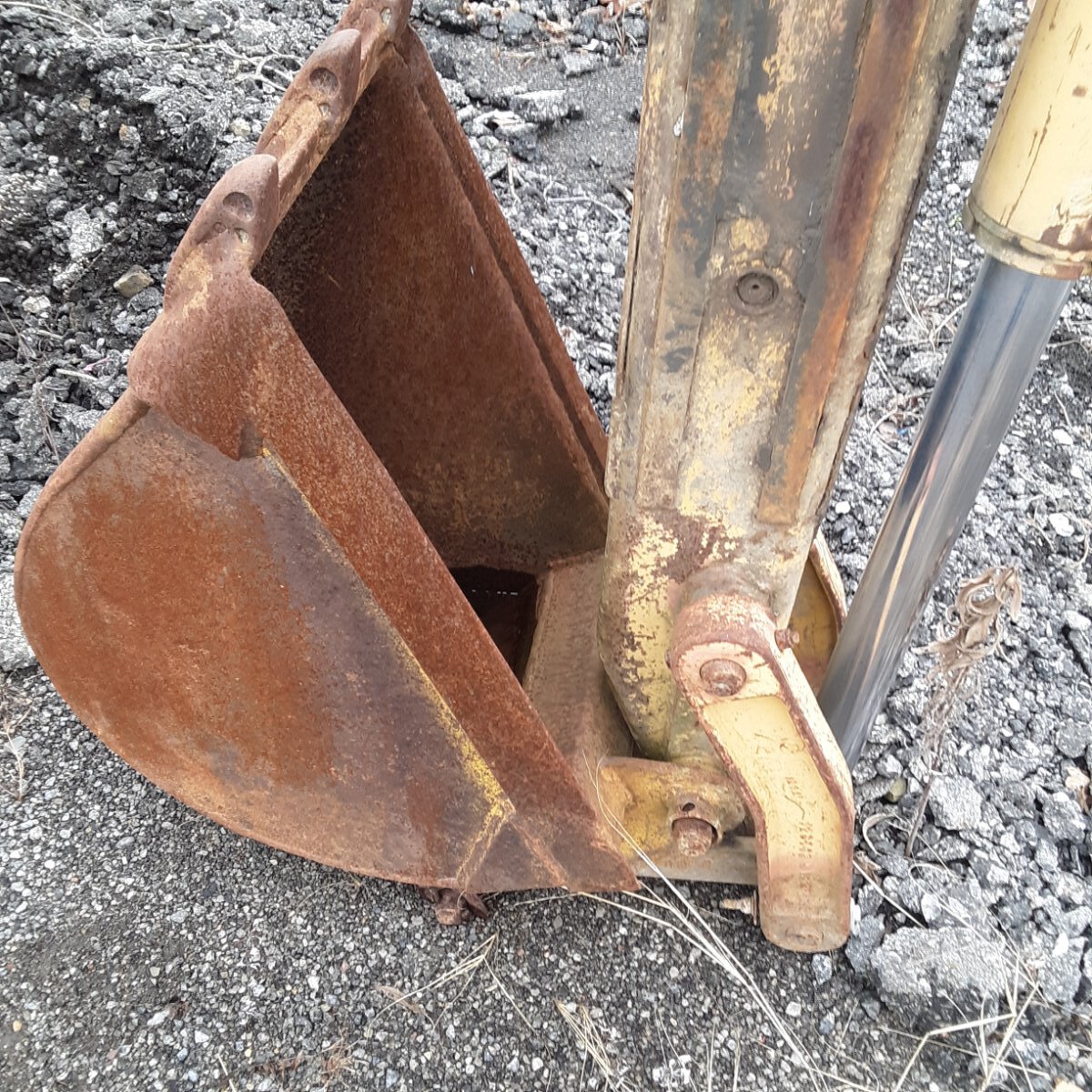 Backhoe Bucket Teeth? - General Chat - Red Power Magazine Community