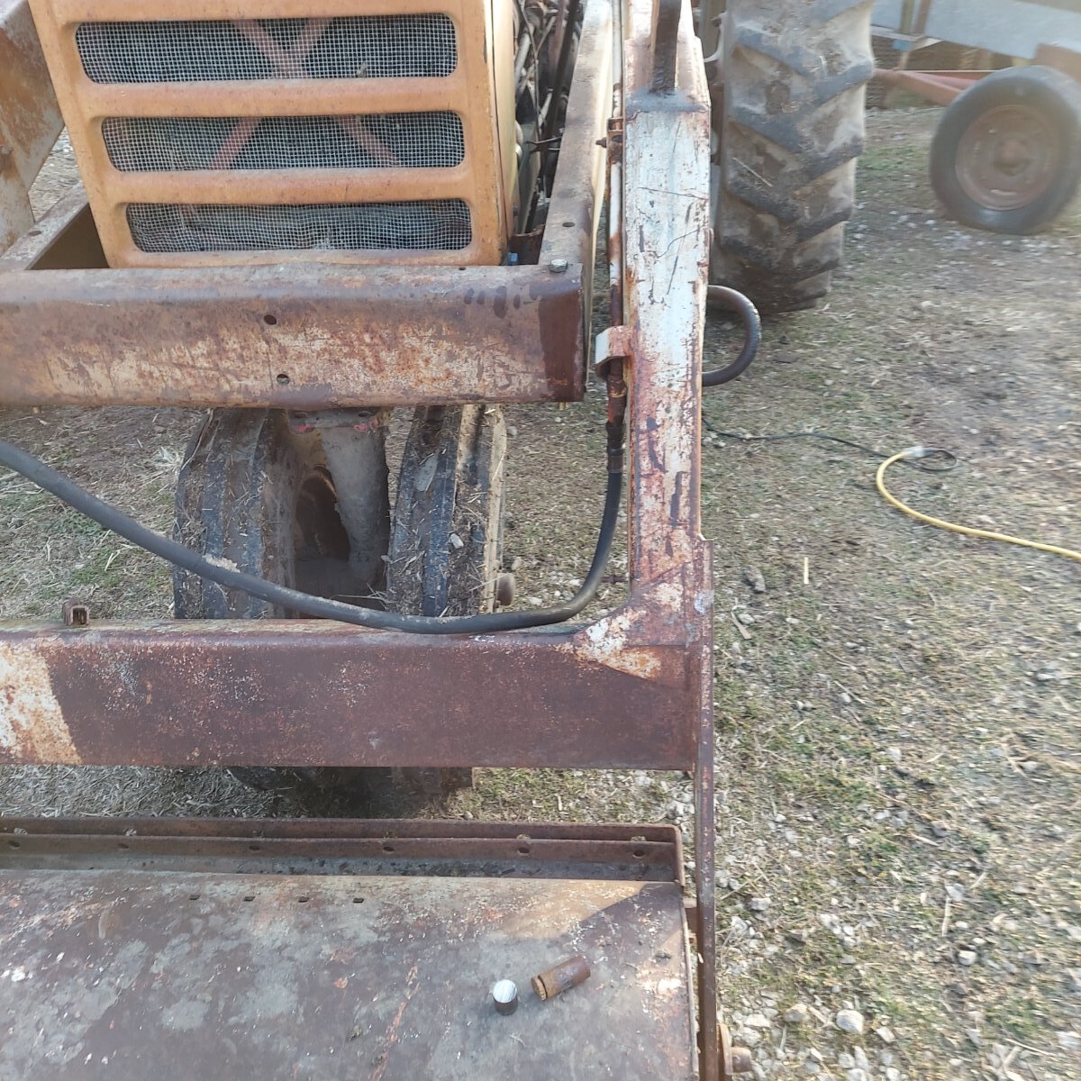 2001 loader onto a 560D - Projects, Builds, & Restorations - Red Power ...
