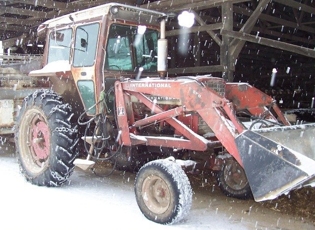 2250 Loader Install on 706 - Technical IH Talk - Red Power Magazine ...