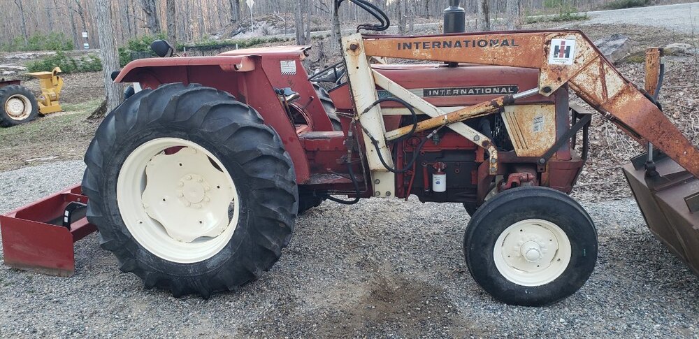 IH 574: 1550 loader - repaint white or switch to red? - Projects ...