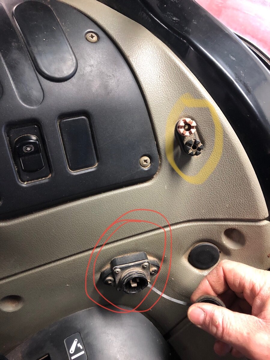 Maxxum 115 cab accessory power - Technical IH Talk - Red Power Magazine ...