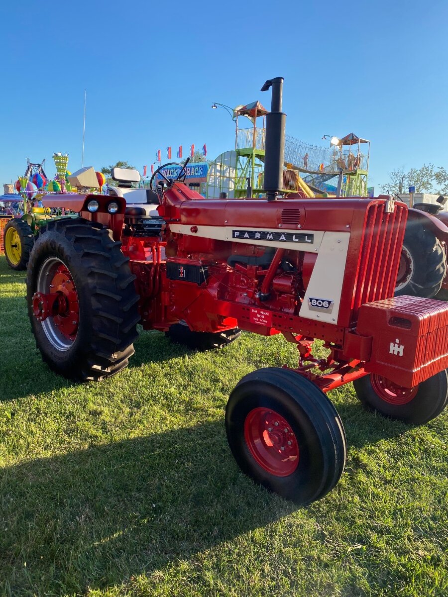 Painting my 806. - Technical IH Talk - Red Power Magazine Community