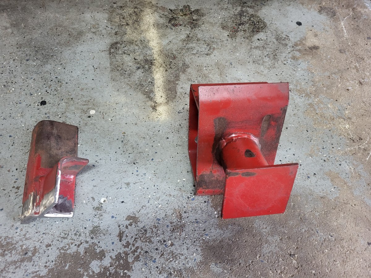 2250 Loader Install on 706 - Technical IH Talk - Red Power Magazine ...