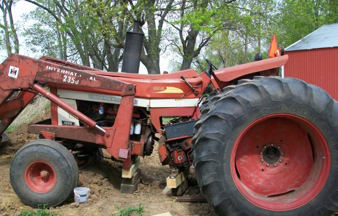 2250 Loader Install on 706 - Technical IH Talk - Red Power Magazine ...