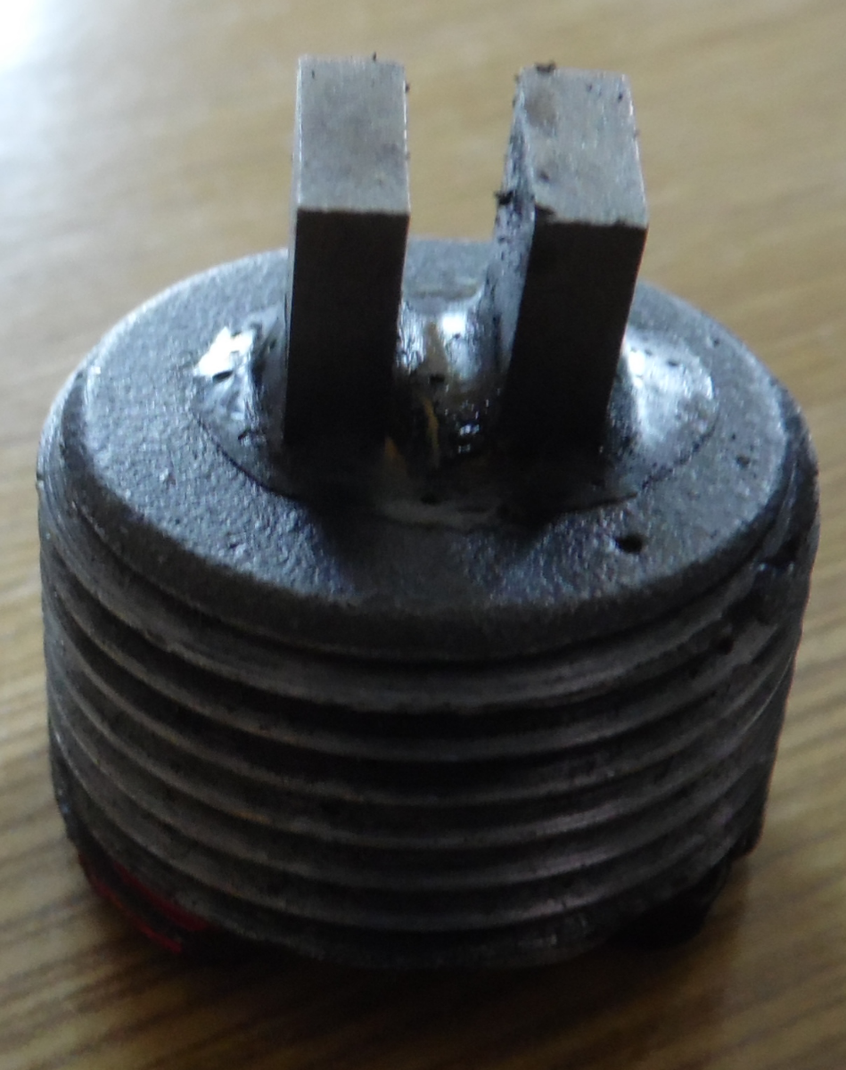 IH 444 Hydraulic Drain Plug - Technical IH Talk - Red Power Magazine ...