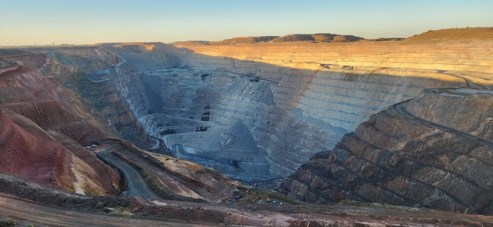 Kalgoorlie Super Pit....Gold Mine pictures plus a short video, thanks to Mr Jeff Sandhiller ...