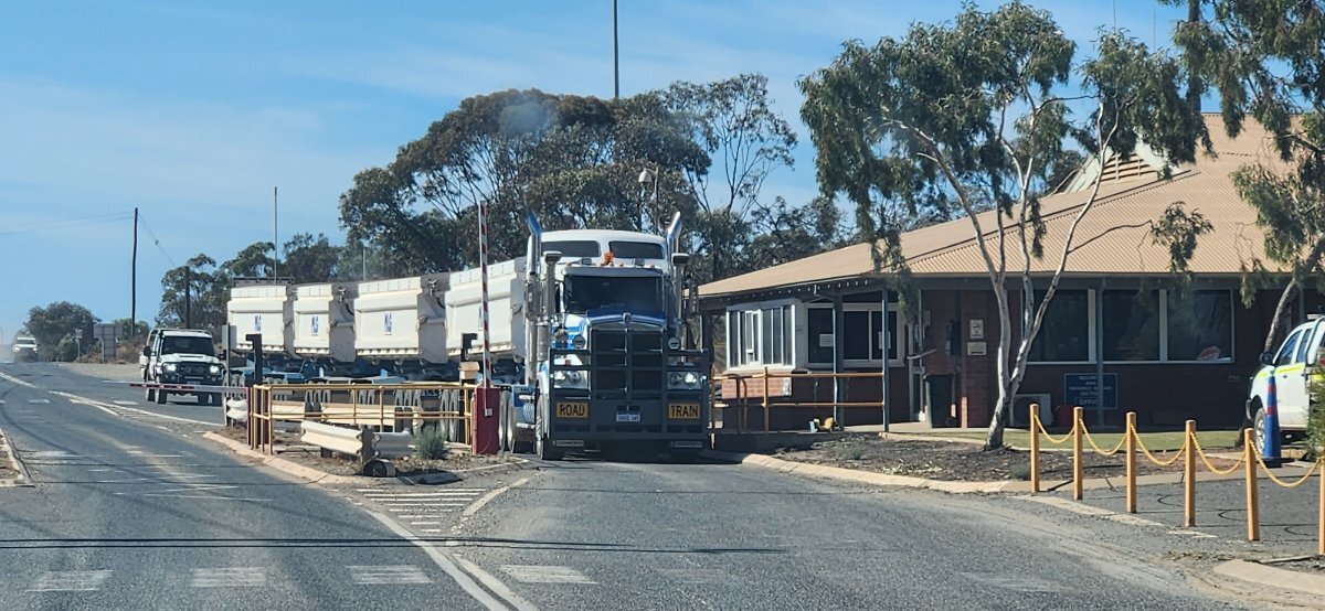Kalgoorlie Super Pit....Gold Mine pictures plus a short video, thanks to Mr Jeff Sandhiller ...