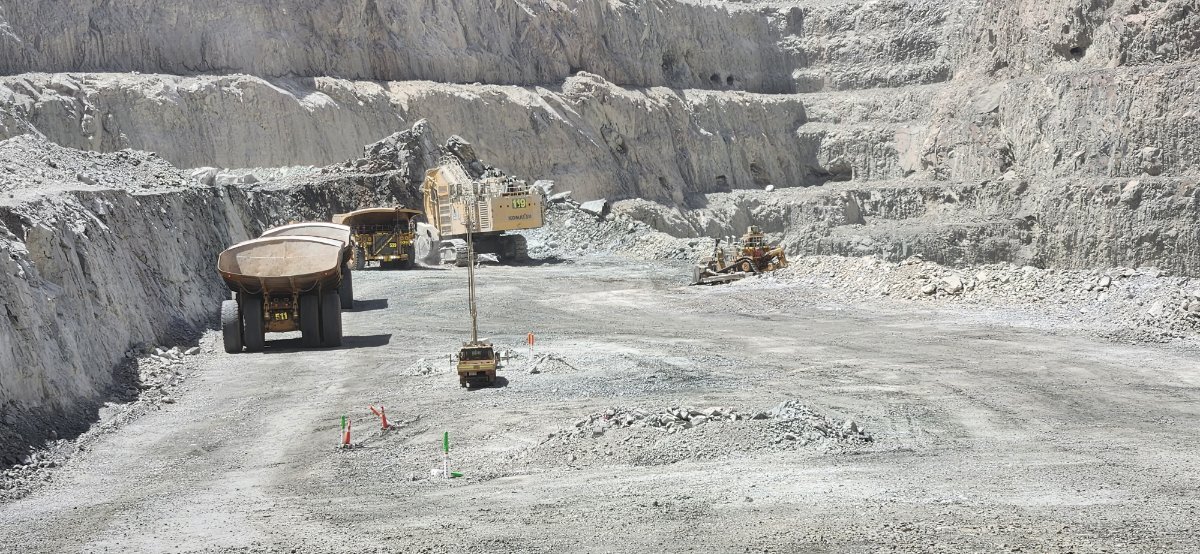 Kalgoorlie Super Pit....Gold Mine pictures plus a short video, thanks to Mr Jeff Sandhiller ...