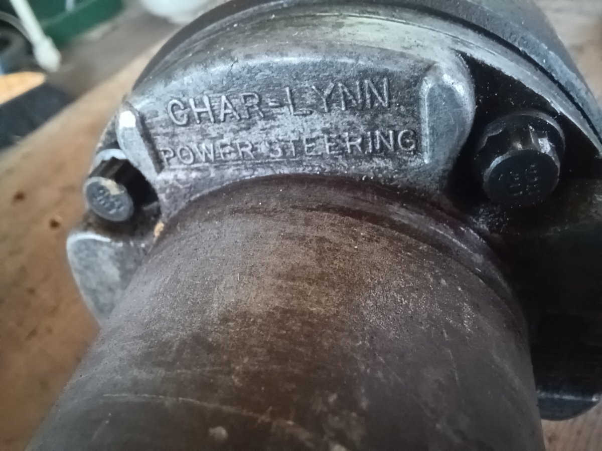 Char Lynn Power Steering Motor - Technical IH Talk - Red Power Magazine ...