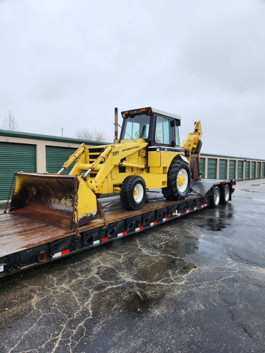 International 280A Backhoe - IH Construction Equipment - Red Power ...