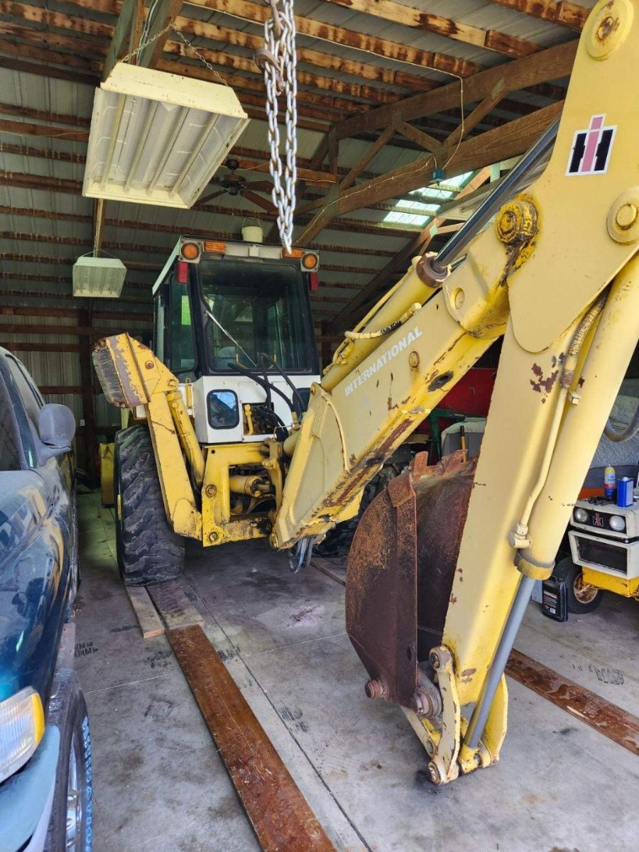 International 280A Backhoe - IH Construction Equipment - Red Power ...