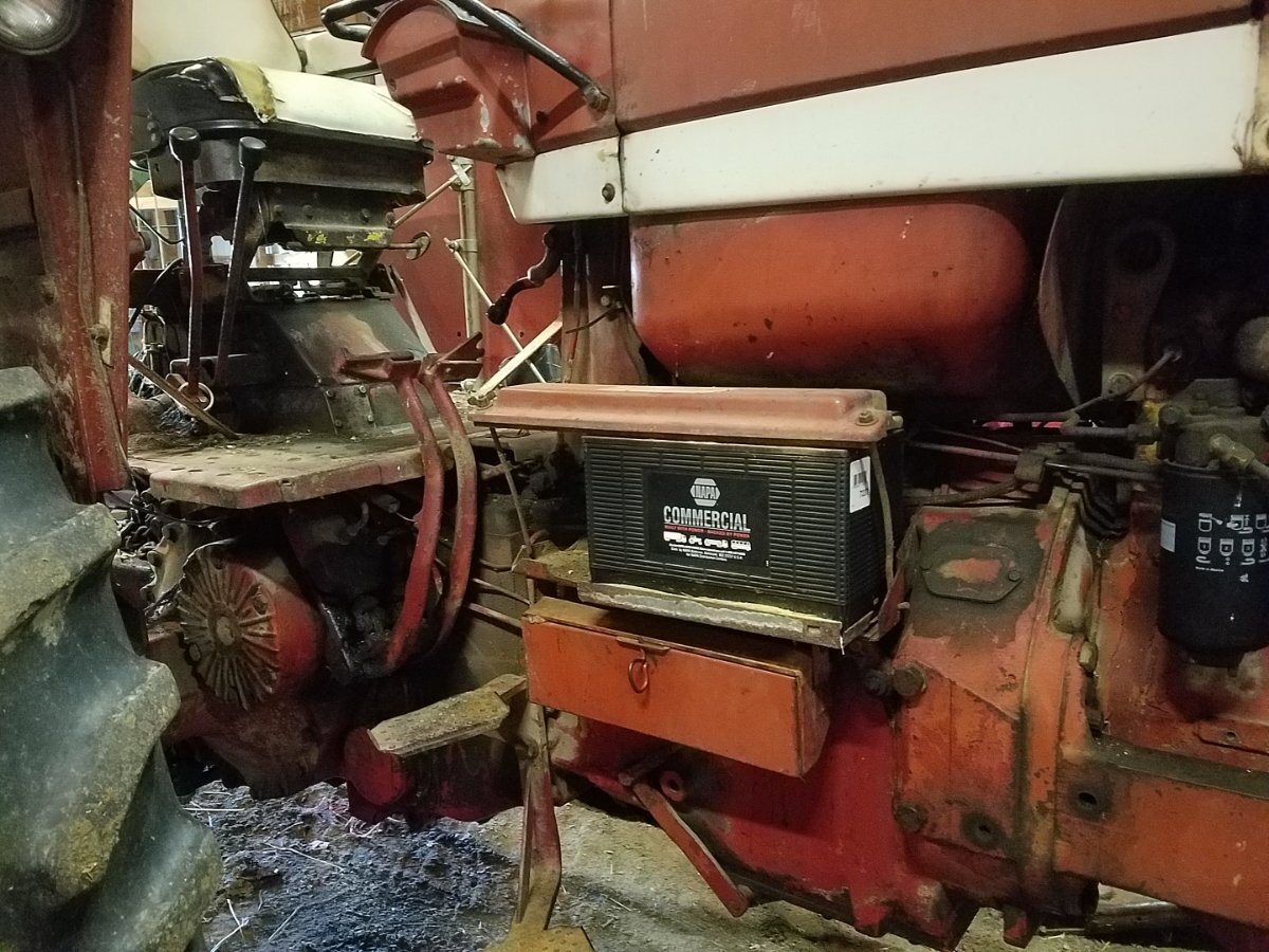 806 Farmall Battery - Technical IH Talk - Red Power Magazine Community