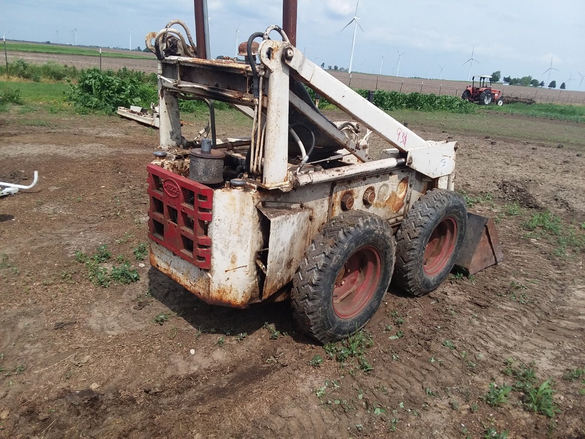 Bobcat M-500 motor - General Chat - Red Power Magazine Community