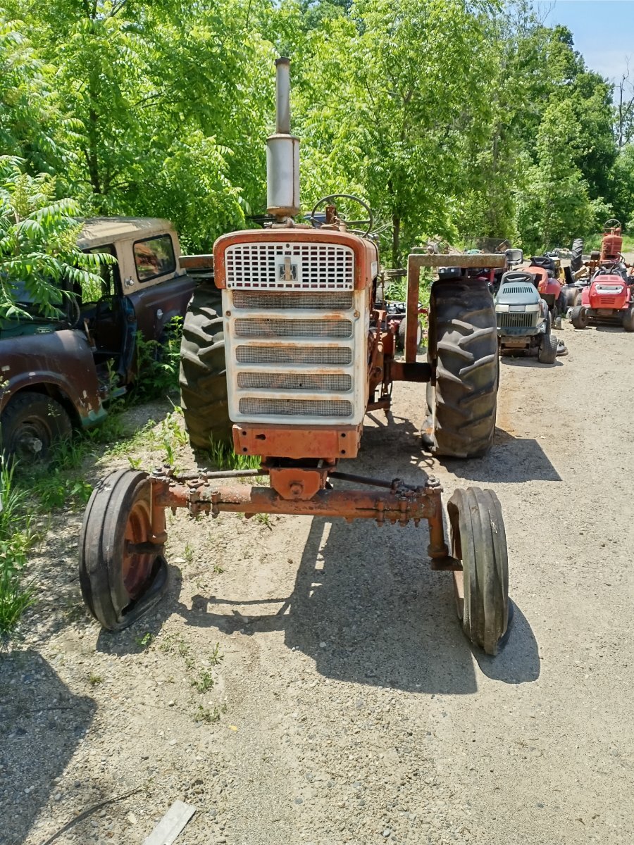 Saw some Farmalls at the scrap yard today - General Chat - Red Power ...