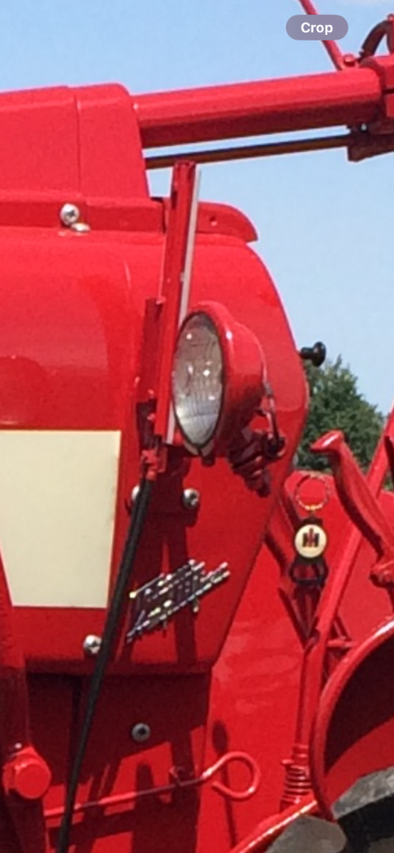IH Fast Hitch/Pilot Guide Location on Farmall 350 - General Chat - Red ...