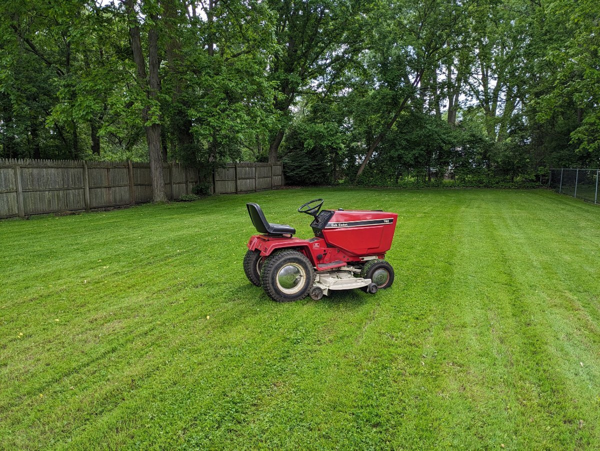782 mowing day - Cub Cadets - Red Power Magazine Community