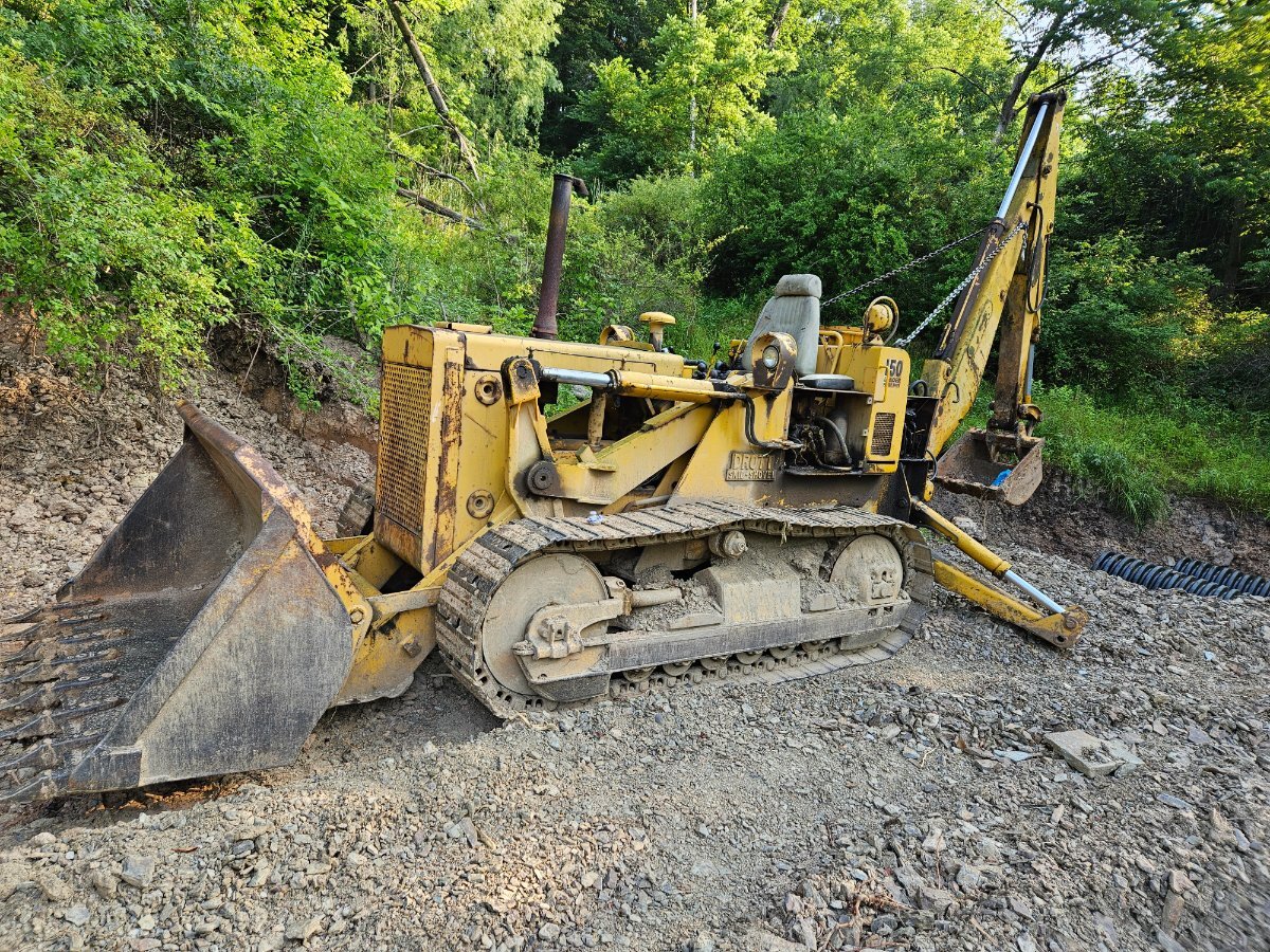 IH Drott 150 TD9B series with a backhoe - Technical IH Talk - Red Power ...