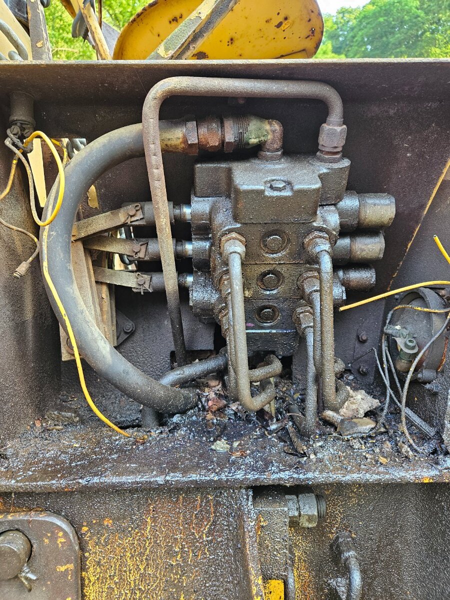 IH Drott 150 TD9B series with a backhoe - Technical IH Talk - Red Power ...