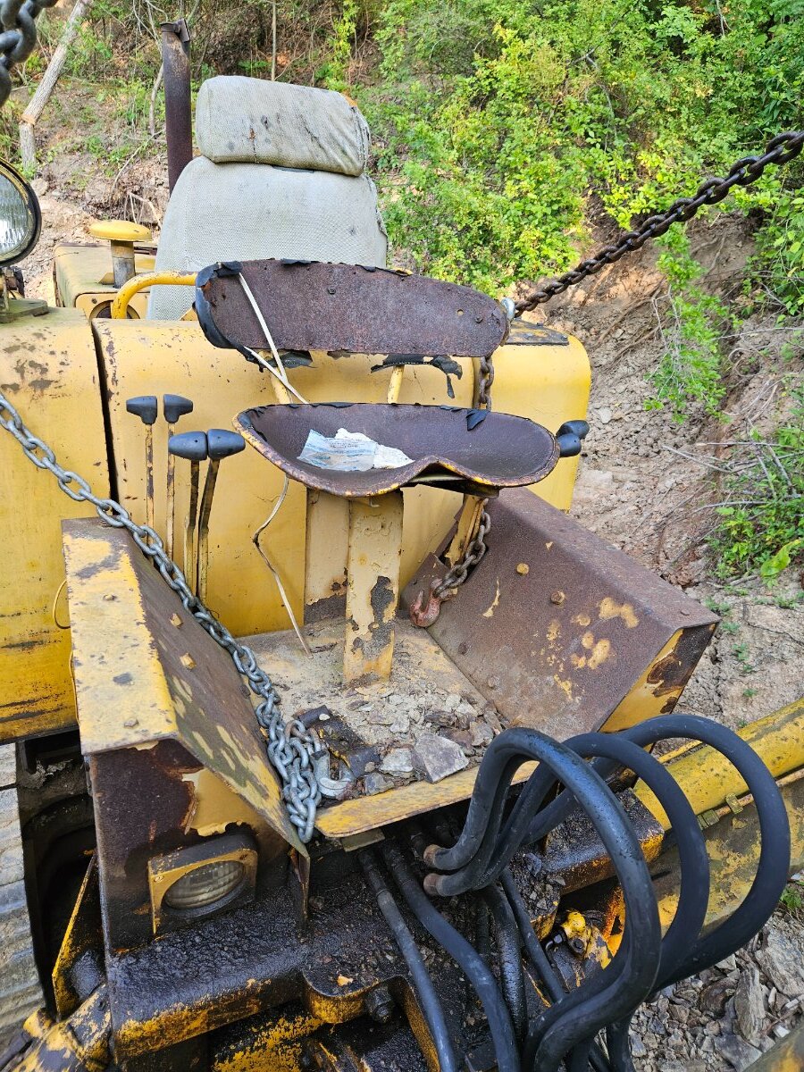 IH Drott 150 TD9B series with a backhoe - Technical IH Talk - Red Power ...