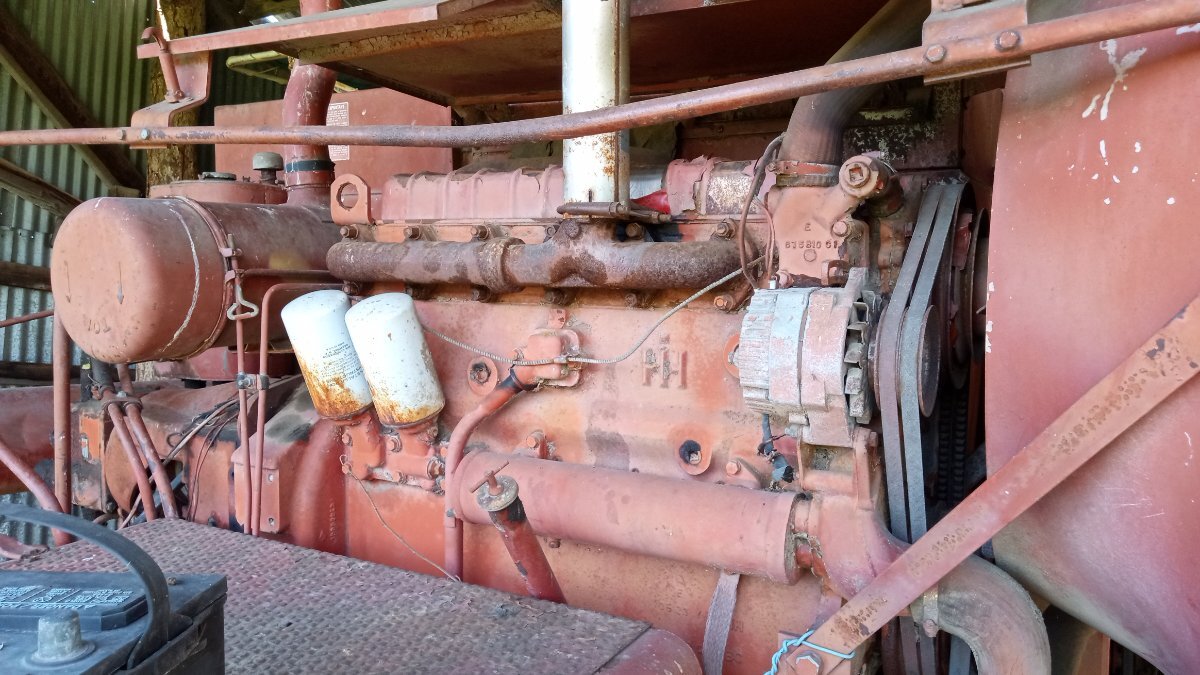Identify Engine D301 or D360 ? - IH Engines - Red Power Magazine Community