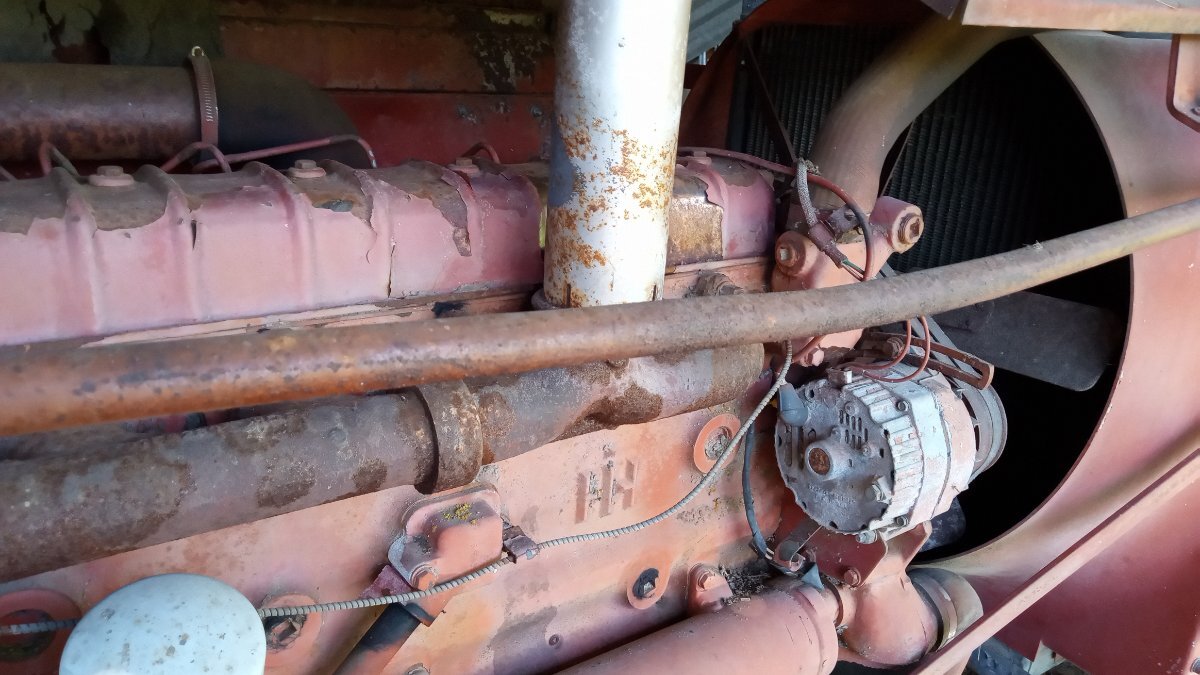 Identify Engine D301 or D360 ? - IH Engines - Red Power Magazine Community