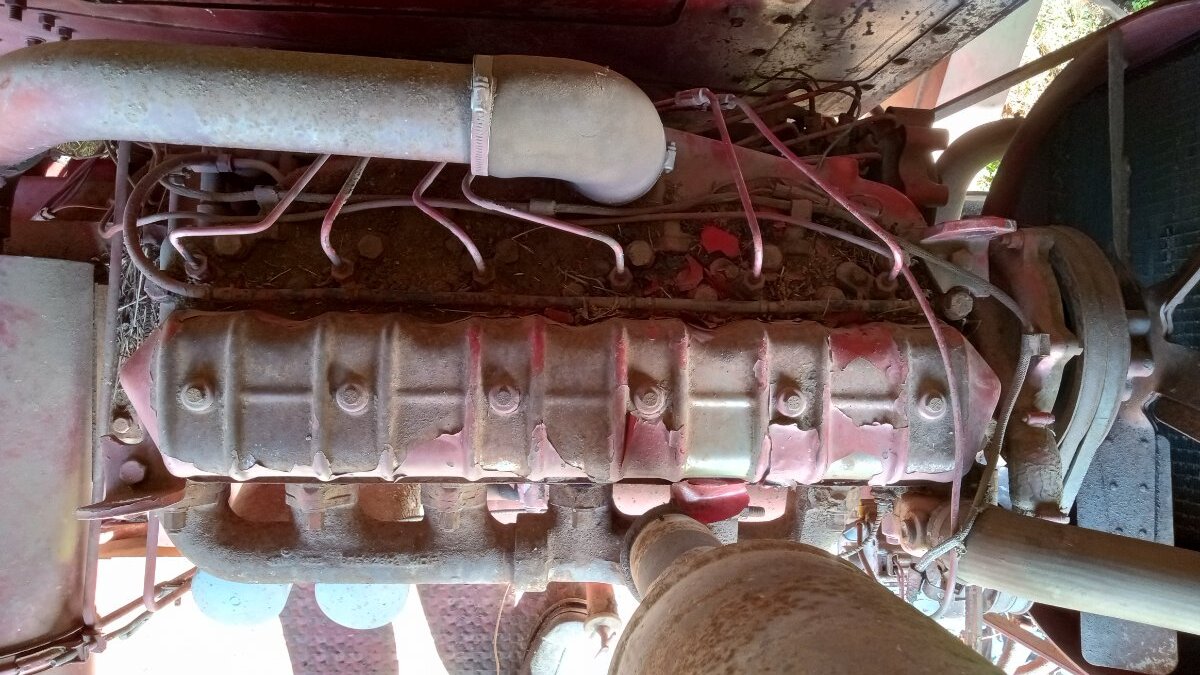 Identify Engine D301 or D360 ? - IH Engines - Red Power Magazine Community