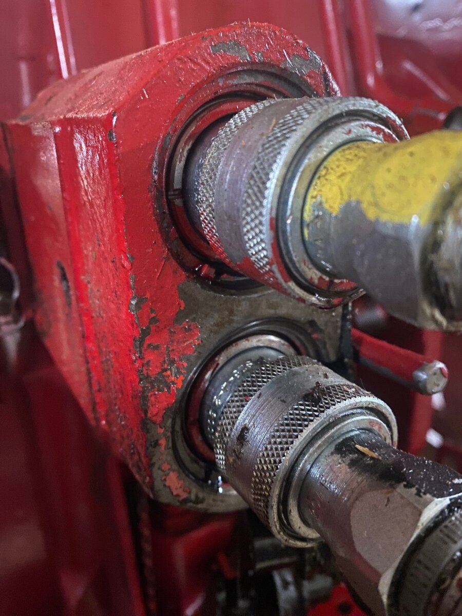 IH 1066 Remote Coupler Orings - Technical IH Talk - Red Power Magazine ...