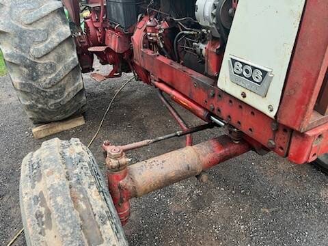 806 non adjustable front axle question - Technical IH Talk - Red Power ...