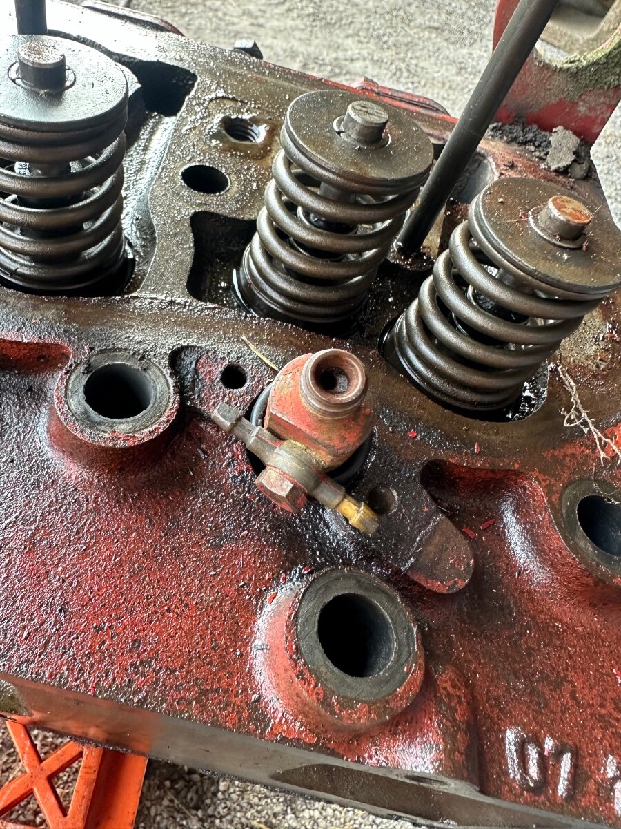 674 Injector Clamp D239 - Technical IH Talk - Red Power Magazine Community