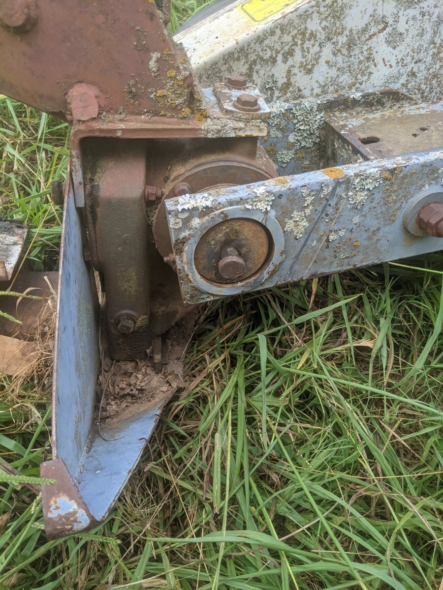 New Idea 5409 disk mower (grey) questions before trying out - General ...